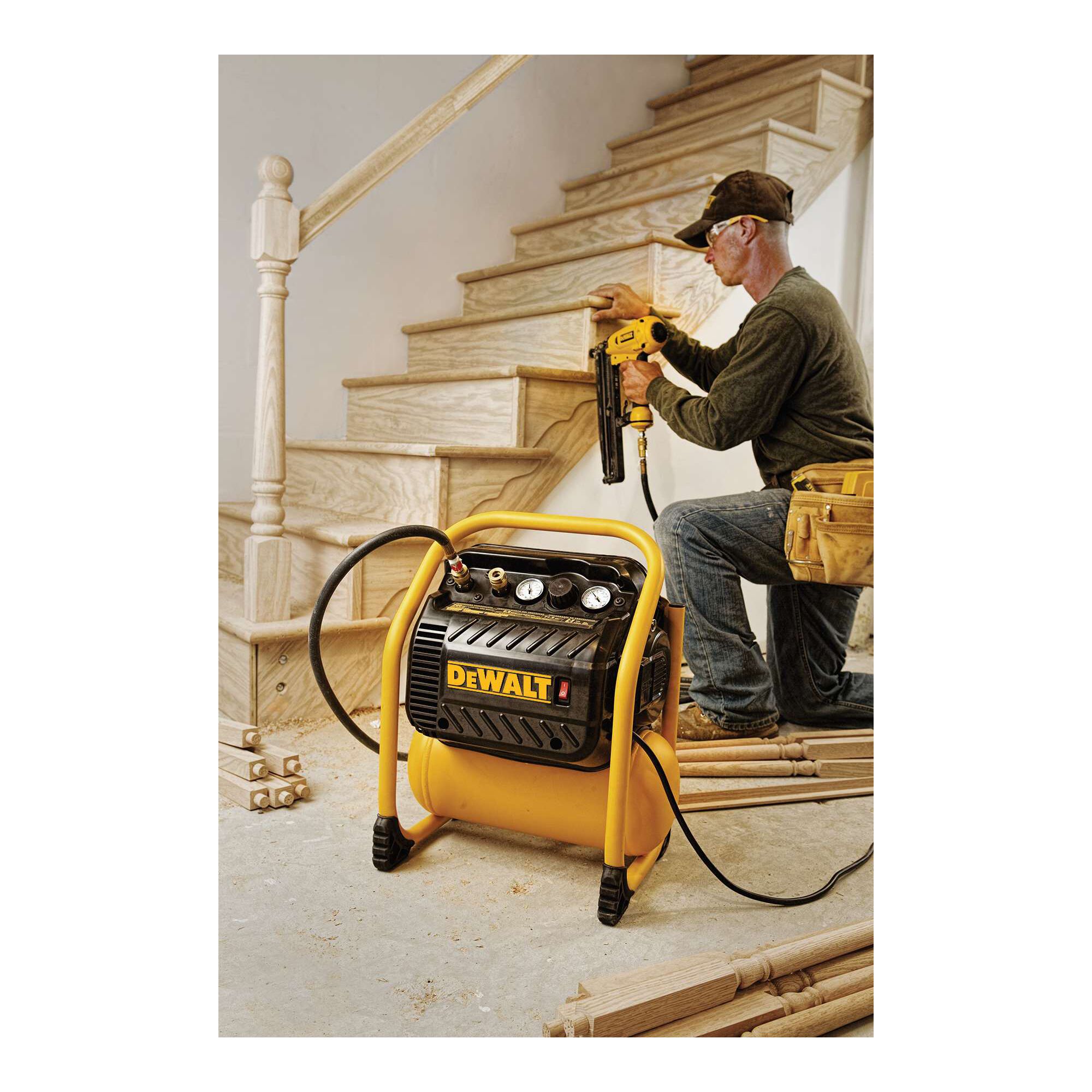 DeWalt 2.5 Gal. Portable Electric Heavy Duty 200 PSI Quiet Air ...