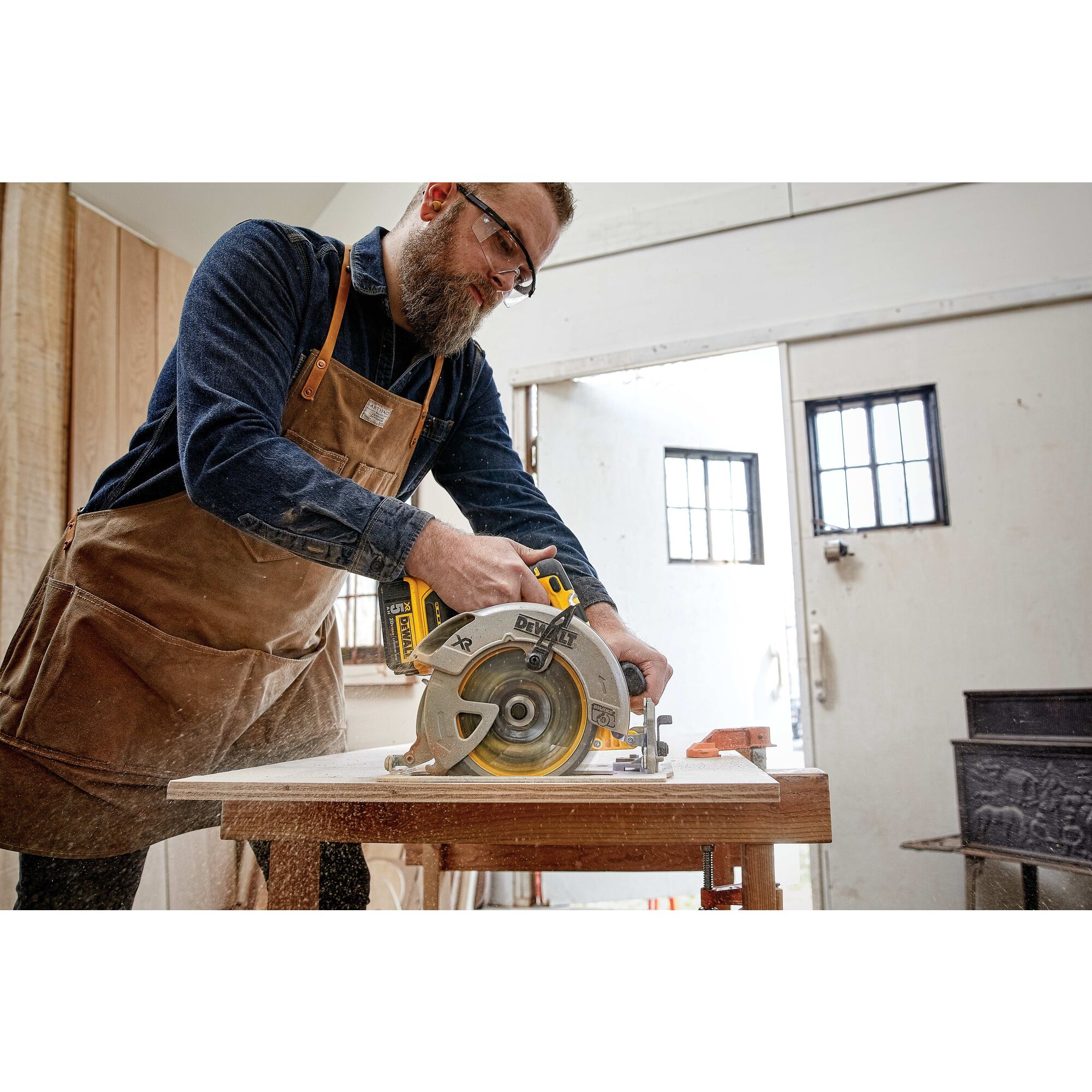 DeWalt 7-1/4 in. Brushless Circular Saw (Tool Only) (DCS570B) - Toolstash